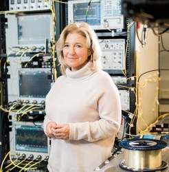 Meet the scientist who wires the world — Photonics CDT